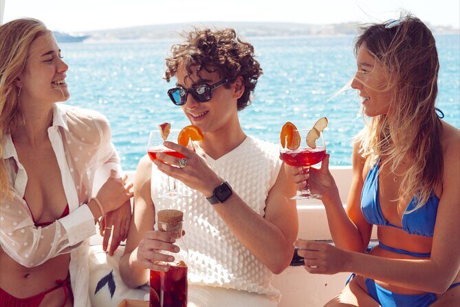 3-hour boat trip at sunset in the bay of Palma - What’s Included and How It Shapes Your Experience