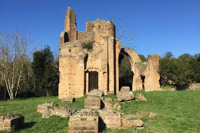 3-Hour Catacumbs and Appian Way Park Guided Tour in Golf Car Pickup - The Sum Up