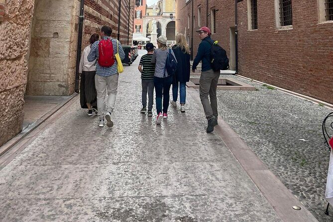 3-Hour Walking Tour with Guide Discovering Verona - Juliet’s House and Verona’s Medieval Nobility
