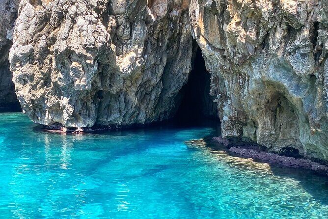 3 Hours Group Boat Tour to the Caves of Santa Maria di Leuca - What the Experience Feels Like
