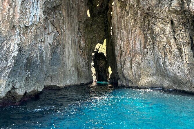 3 Hours Group Boat Tour to the Caves of Santa Maria di Leuca - The Value of This Tour