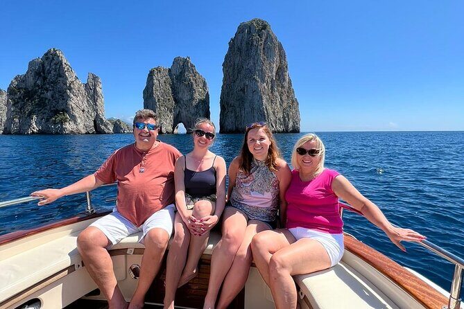 3 Hours Private Boat Tour of Capri with Pasta and Prosecco - Discovering Capri by Boat: What to Expect