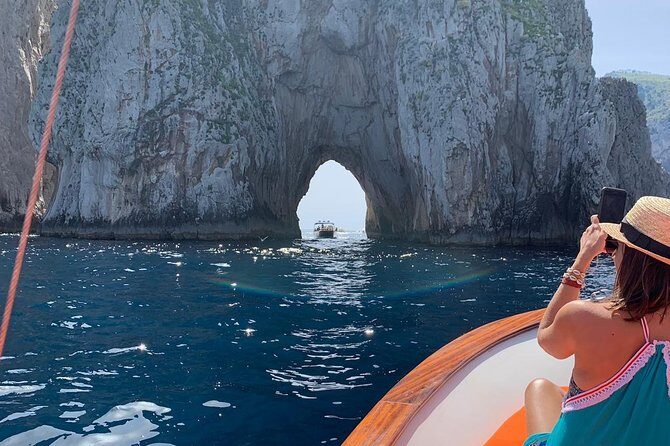 3 hours Private Capri Boat Tour - Key Points  