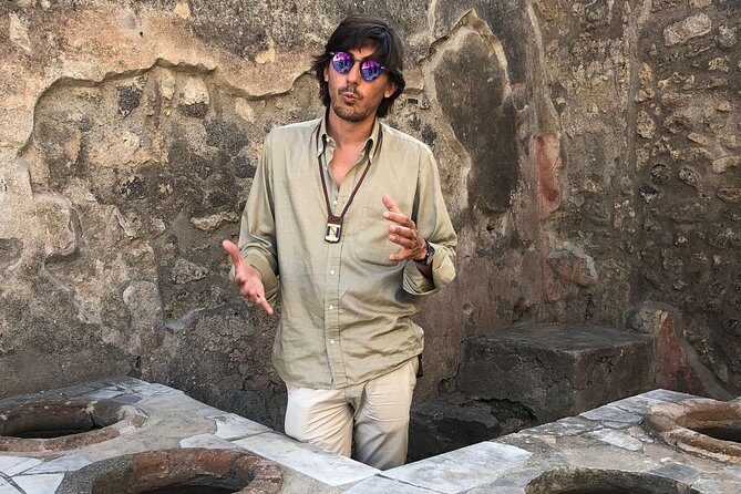 3-Hours Private Walking Tour in Pompeii with an Archaeologist - Key Points