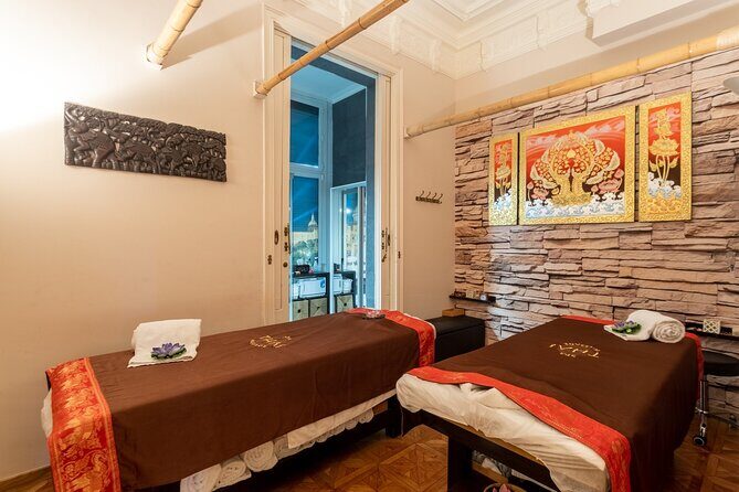 30 min Couple Massage and 30 min Floral Bath at THAI SPA MASSAGE - Key Points