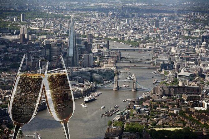 35 minute London Sightseeing Flight for 2 with Champagne - Key Points