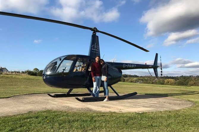 35 minute London Sightseeing Flight for 2 with Champagne - Who Will Love This Tour?