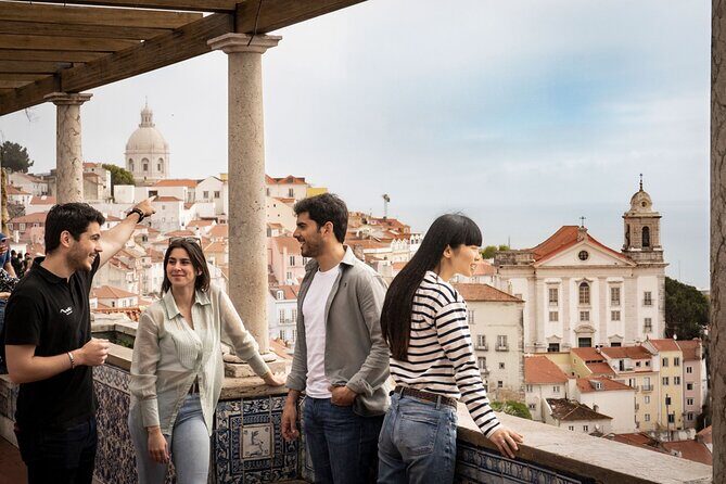 360º Lisbon: Helicopter Flight, Boat Trip and Old Town Walking - Who Should Book This Tour?