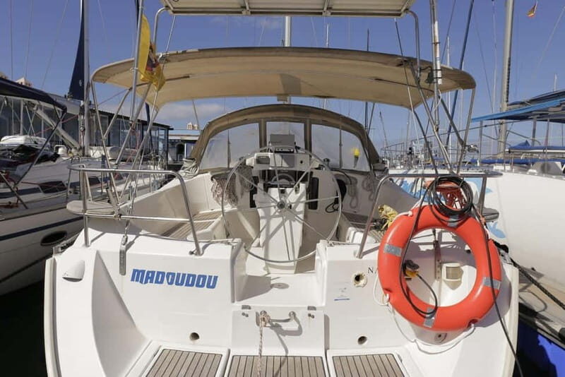 3h Whale Watching Private tour Beneteau Oceanis 440 - FAQ