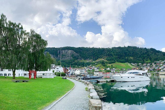 4 Day Bergen - Hardangerfjord private fjord-cruise - The Itinerary in Detail: What to Expect