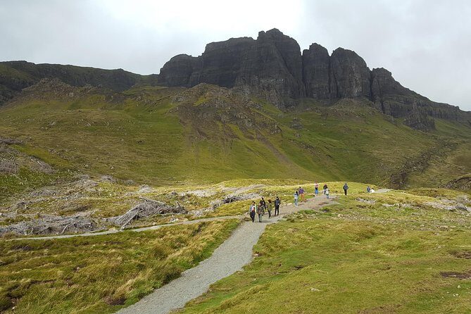 4 Day Highlands and Isle of Skye Tour from Glasgow - Day 1: Highland Scenery and Historic Landmarks