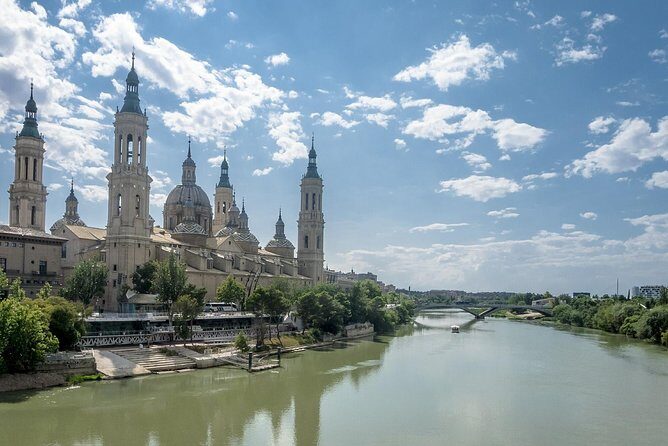 4-Day Northern Spain Guided Tour from Madrid - The Guide and Group Dynamic