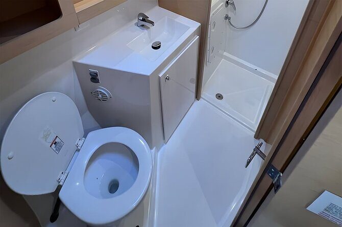 4 Hour Catamaran Experience in a Private 42 Lagoon - Who Should Book This Tour?