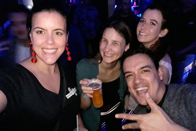 4-hour Guided Porto Pub Crawl with 6 drinks and VIP CLUBentry - Who Will Love This Tour?