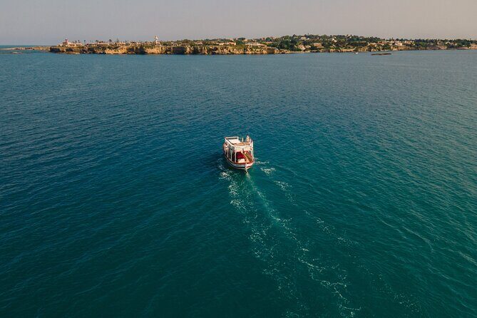 4-Hour Private Boat Tour of Ortigia Island with Lunch - Key Points