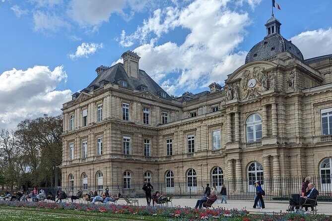4-Hour Private Tour in Paris in a Vintage Car - Practical Considerations