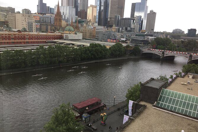4 Hour Private Tour of Melbourne's Iconic Highlights with Guide - Transportation and Group Size