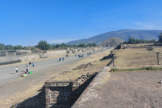 4 hours guided tour on Teotihuacan - FAQs