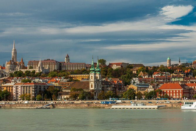 4 hours long private walking tour in Budapest - FAQs