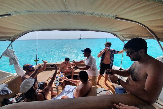 4 hours - Private 48ft Yacht all inclusive in Tulum and Playa del Carmen - Key Points