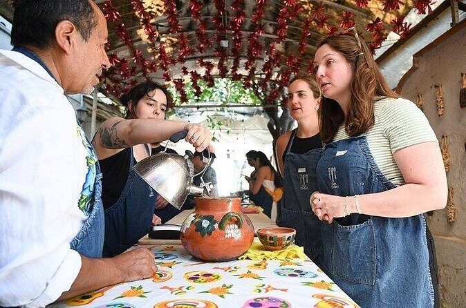 4 Moles Oaxacan Cooking Class with Traditional Cook - Who Should Consider This Tour?