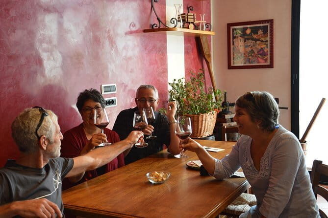 4 WINES TASTING in a Chianti Classico Farm (Visit/tour at the winery included) - Key Points