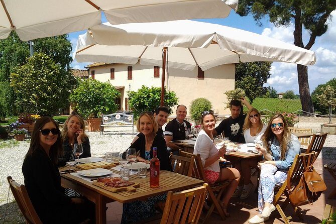 4 Wines Tasting with 2 Tuscan Cheeses & Tour at the winery - Key Points