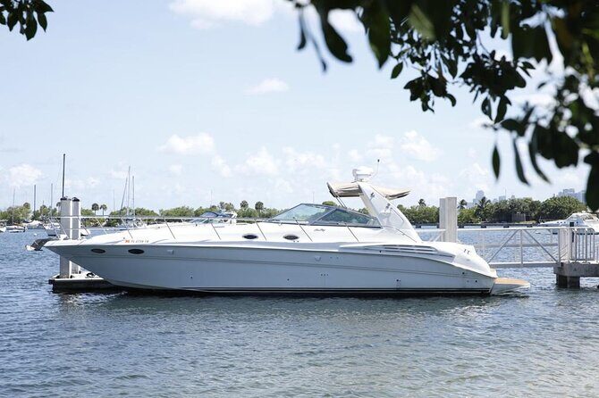 45 Ft Private Yacht Rental in Miami - The Sum Up