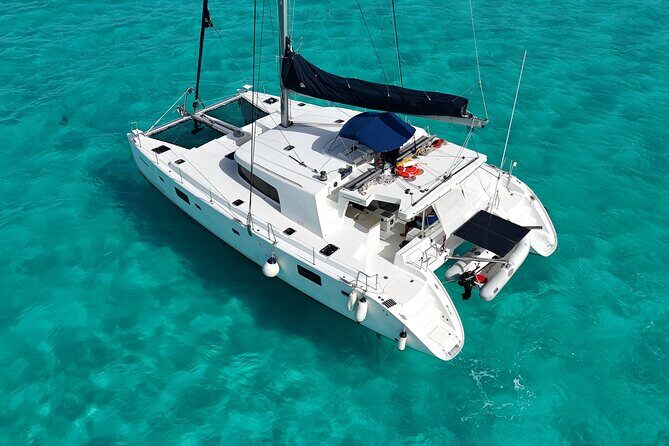 4hrs/60ft Luxury Catamaran Private Charter Cancun to Isla Mujeres - Key Points
