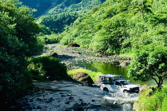 4x4 Safari HEREAKIMANU Tour in the Heart of Tahiti - Starting Point and First Stop: Papenoo