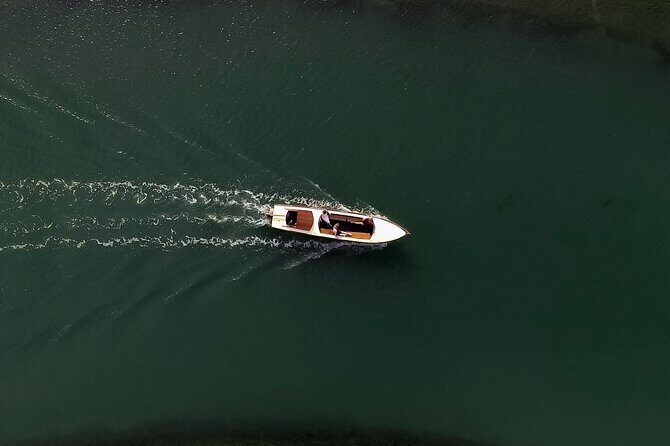 5-Hour Guided Tour of the Magic Islands by Vintage Boat in Venice - The Natural and Scenic Boat Ride