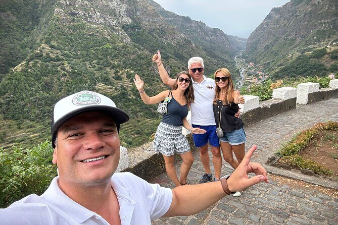 5 Hours Private tour To Porto Moniz, Rock pools, waterfalls - Porto Moniz: The Highlight — Natural Swimming Pools