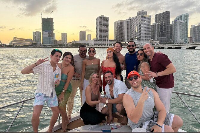 50 FT Miami Yacht Rental (up to 13 guests) - Key Points