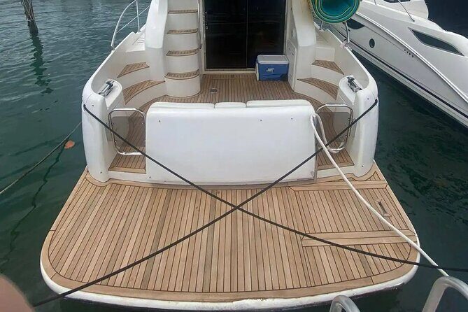 50ft, 1 Hour FREE Miami Yacht Rental, 2 to 6 Hours, 13 People - Practical Tips for Your Yacht Day