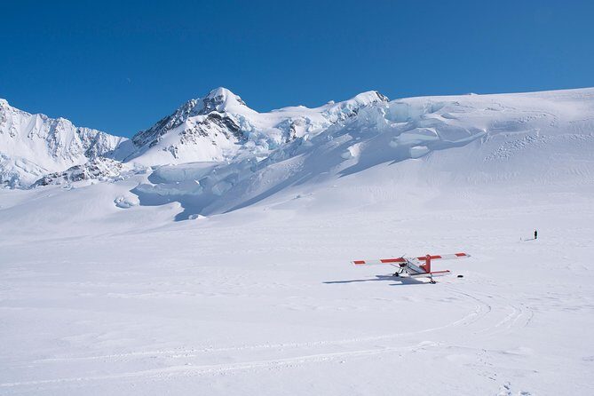 55 minute Grand Circle Ski Plane - The Guides and Crew: Knowledge and Comfort