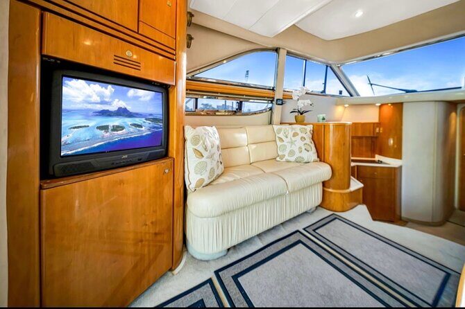 55ft 1 Hour FREE Miami Yacht Rental 3 to 6 Hours 13 People - The Sum Up