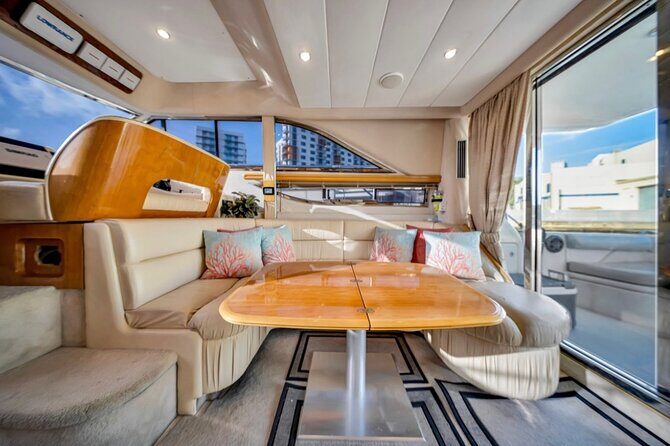 55ft 1 Hour FREE Miami Yacht Rental 3 to 6 Hours 13 People - FAQ