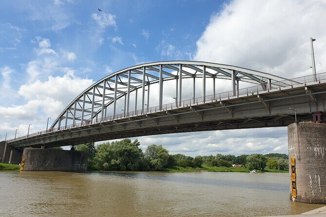 6 Hour Battle of Arnhem Tour by Car with Private Guide - Key Points