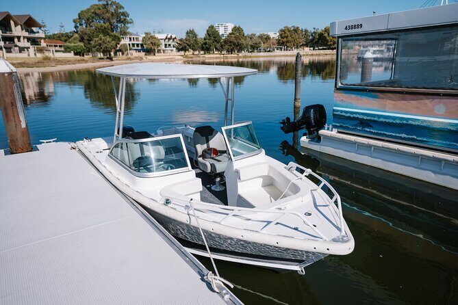 6 Person Fishing Boat Rental in Mandurah - Introduction