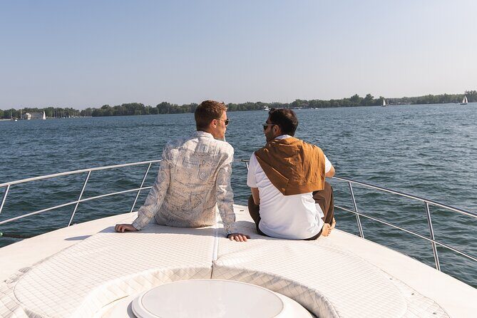 60-Minute Toronto Luxury Yacht Sightseeing Prosecco Cruise! - Return & Reflection