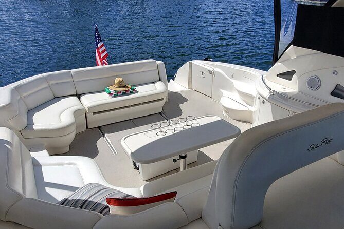 60ft Private Luxury Yacht Charter - A Thorough Look at the 60ft Private Luxury Yacht Experience