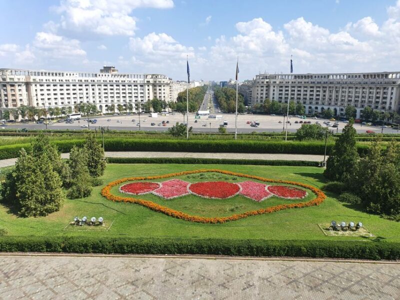 6h Communism Tour in Bucharest with Ceausescu Mansion - A Close Look at the 6-Hour Communism Tour in Bucharest