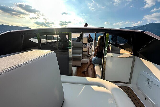 7-11 Guests Luxury Limousine Boat Private Tour of Lake Como - Exploring Lake Como in Style: A Deep Dive