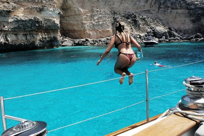 7 Hour Private Sailing Tour of Formentera Beaches - The Experience and Atmosphere