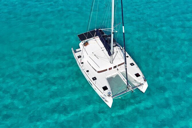 7hrs 42ft Luxury Catamaran Private Charter Cancun to Isla Mujeres - What Makes This Tour Stand Out?