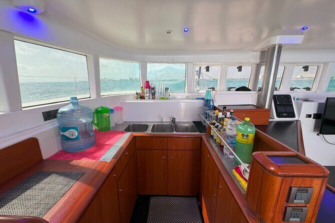 7hrs/60ft Luxury Catamaran Private Charter Cancun to Isla Mujeres - Why This Tour Works for Different Types of Travelers