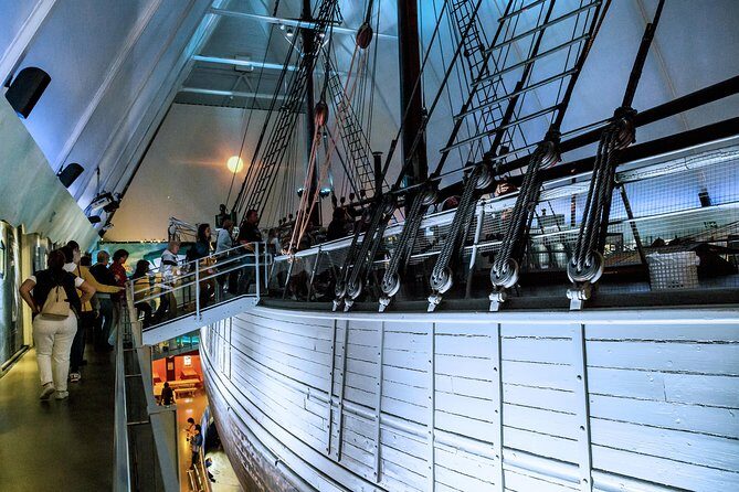 8 hours Full-Day Exclusive Oslo Tailormade Guided Limo Tour - Considering the Price