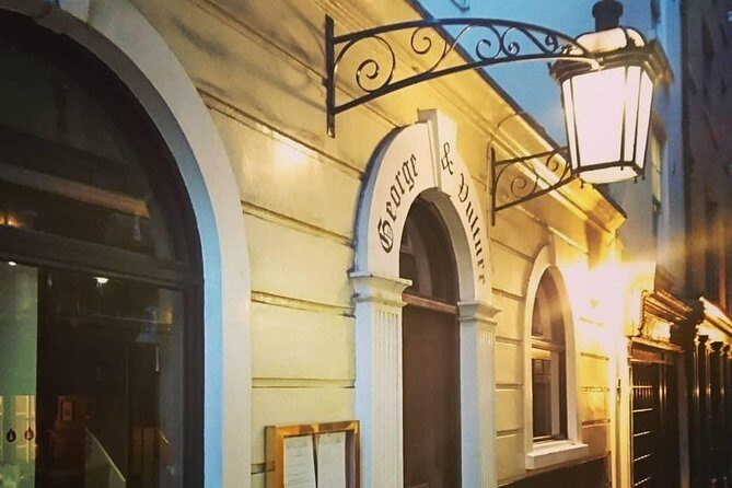 A Christmas Carol and Charles Dickens Old London Walking Tour - Why This Tour Works