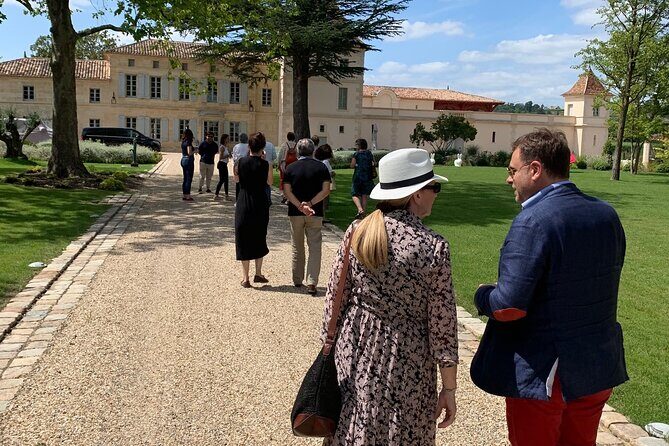 A day in Saint-Emilion in a small group (Electric Luxury Van) - FAQ