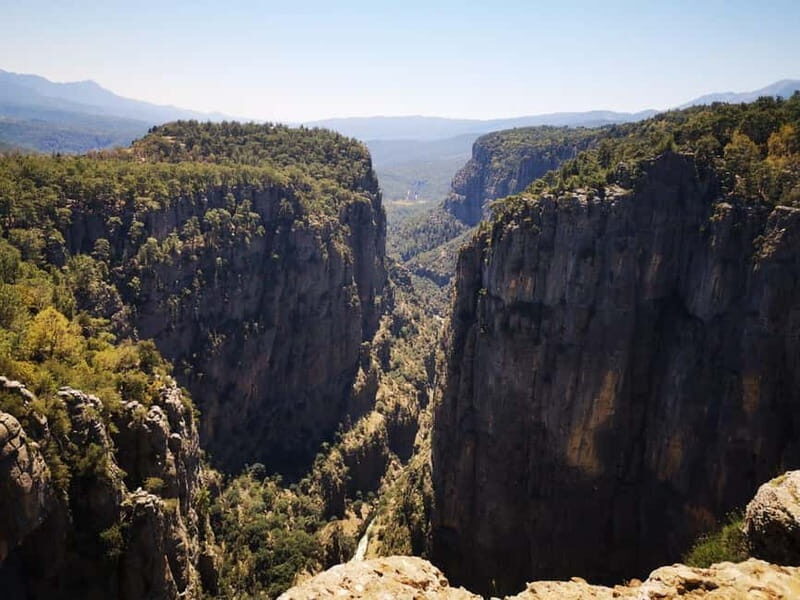 A Journey of Scenic Views, Culture and Entertainment - The Itinerary in Detail